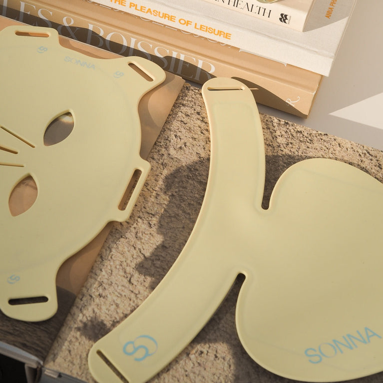 Sonna Brightening LED Mask and Décolletage Attachment | Sonna